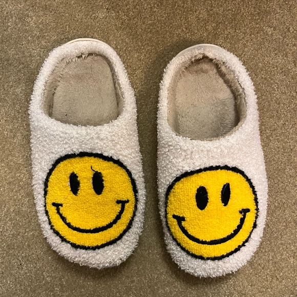 Shoes | Smiley Face Slippers | Poshmark